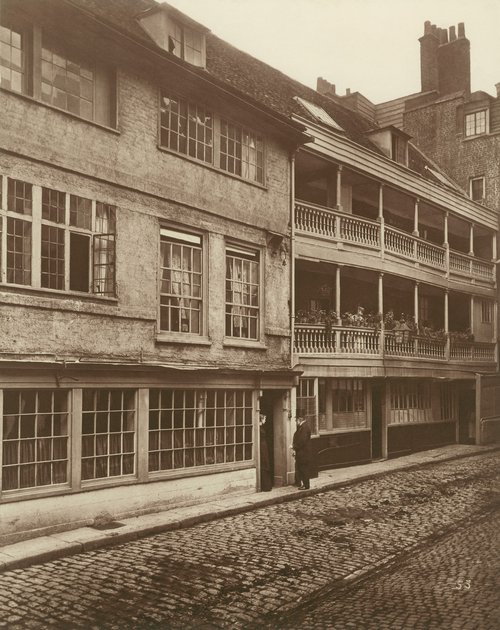 The last galleried coaching inns left in London | London Museum